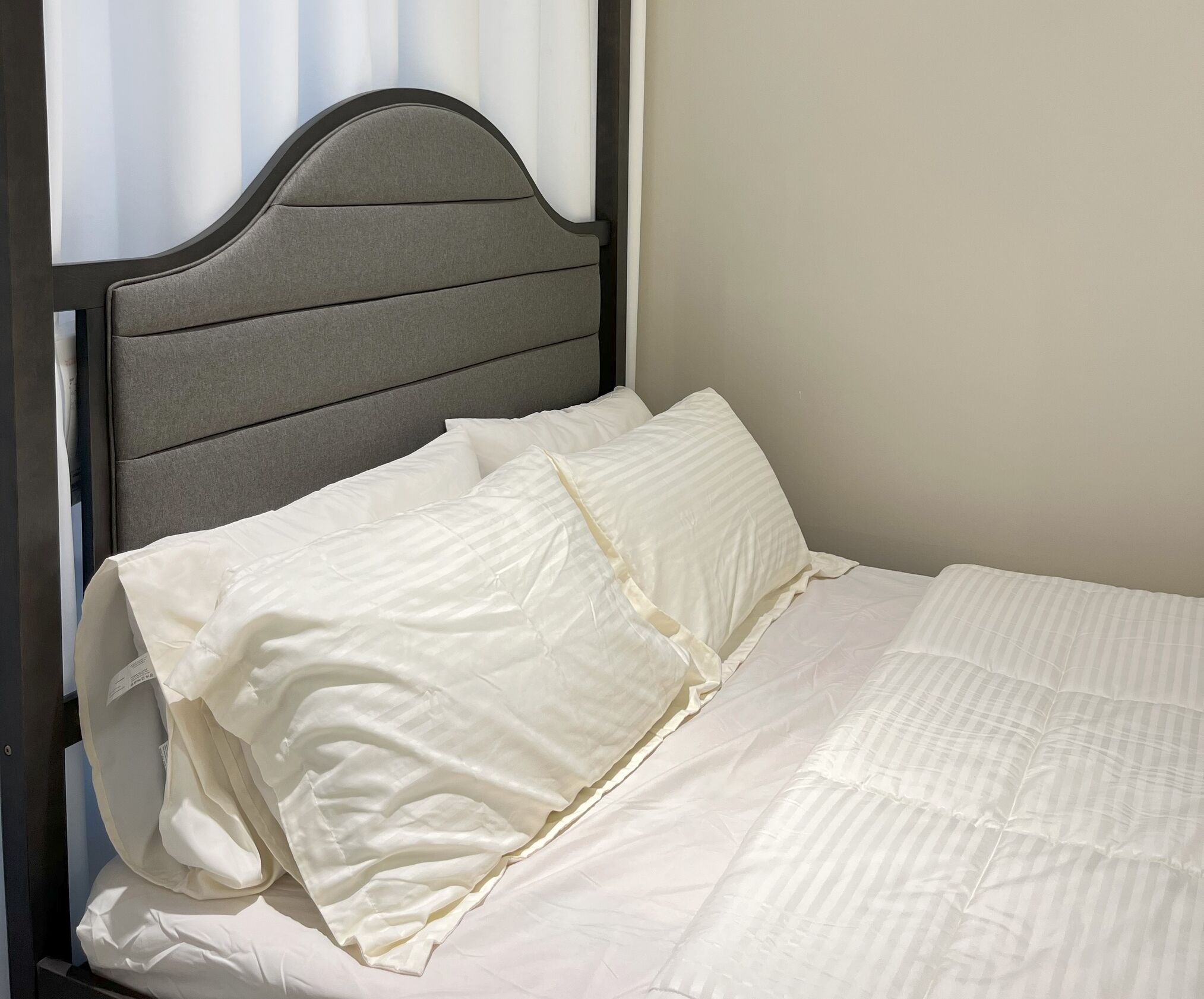 Elegant Queen Bed with Canopy - Fahmy Furniture